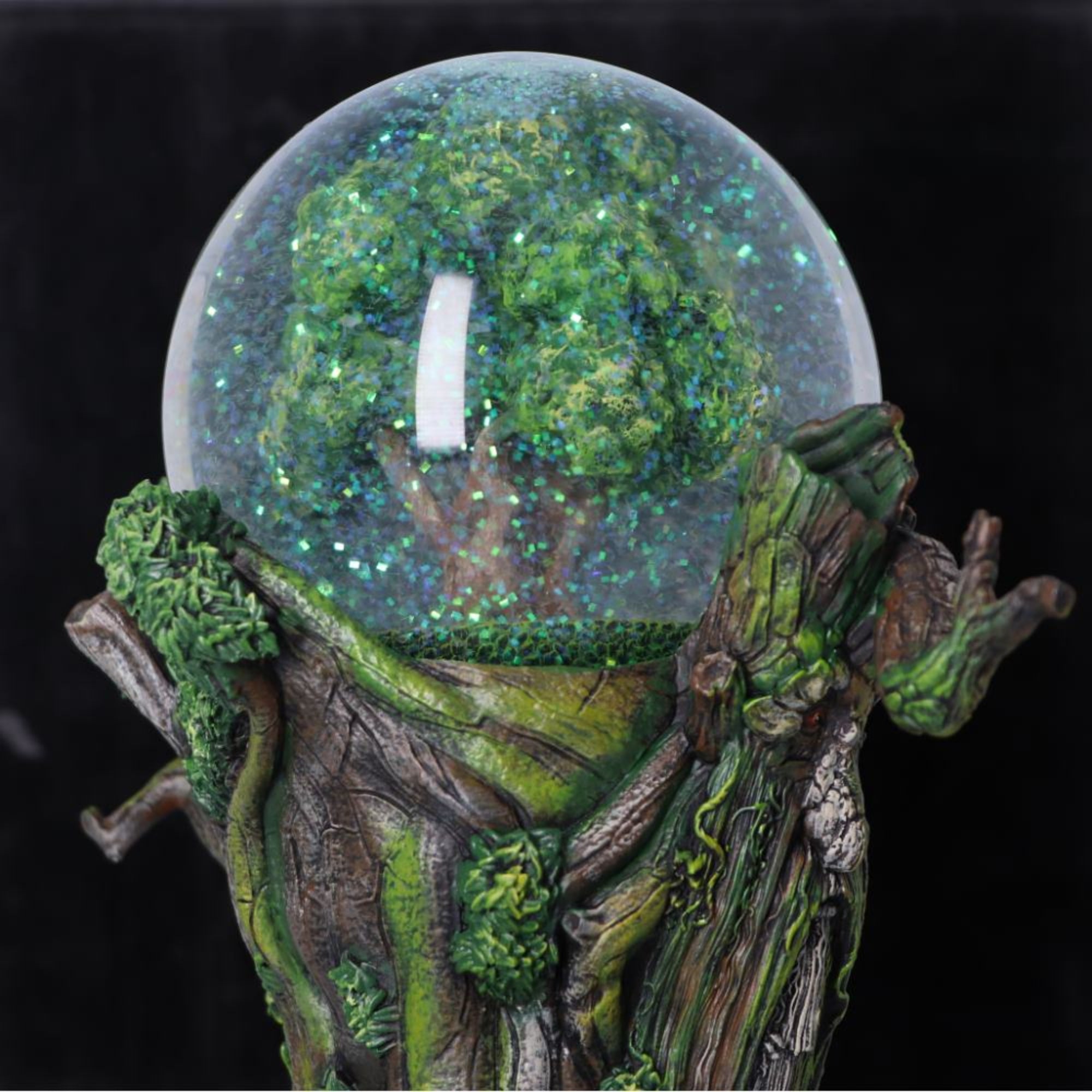 Treebeard Snow Globe 18cm - The Lord of the Rings – Royal Armouries ...