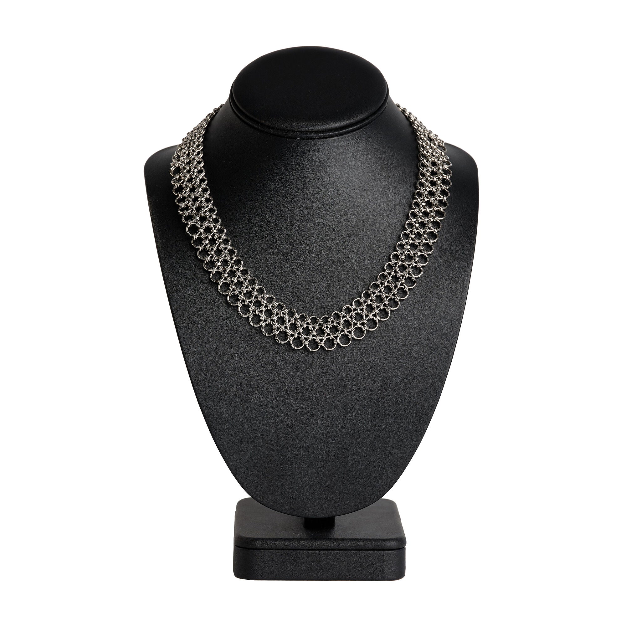 Japanese Chain Mail Weave Collar Necklace – Jewellery - Royal Armouries ...