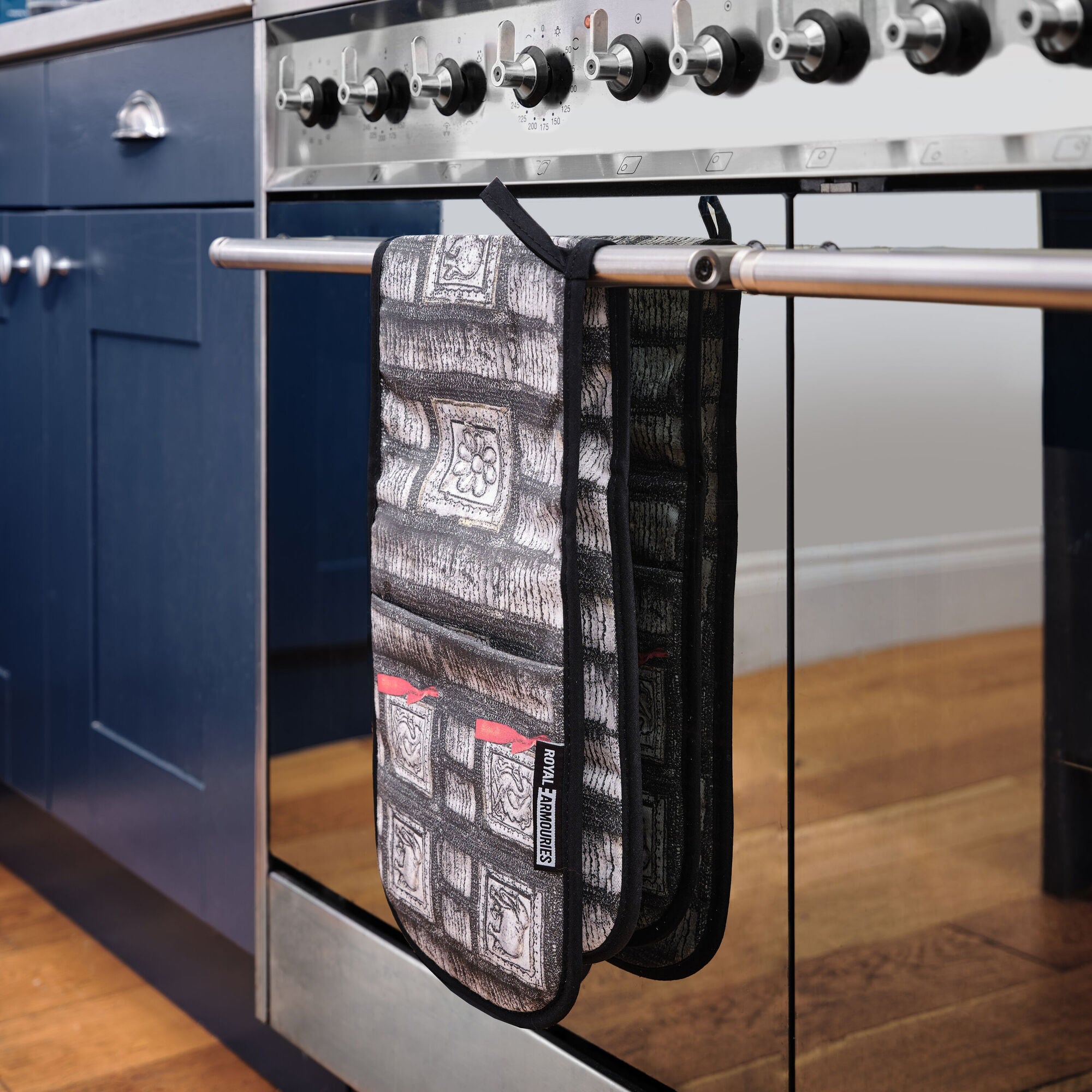 Elephant Armour Oven Glove – Royal Armouries Museum Shop